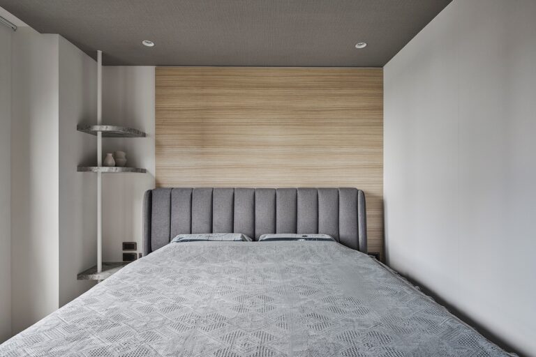 Fade out with Simplicity | C. J. House Design | World Design Awards ...