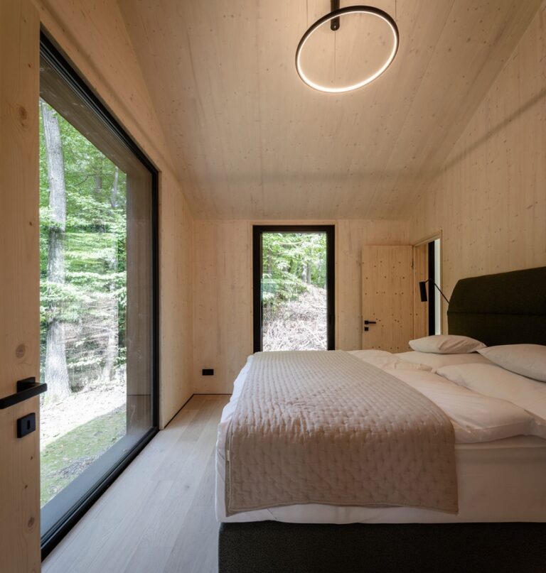Monolith Lodge | Hello Wood Zrt. | World Design Awards 2025 – The ...